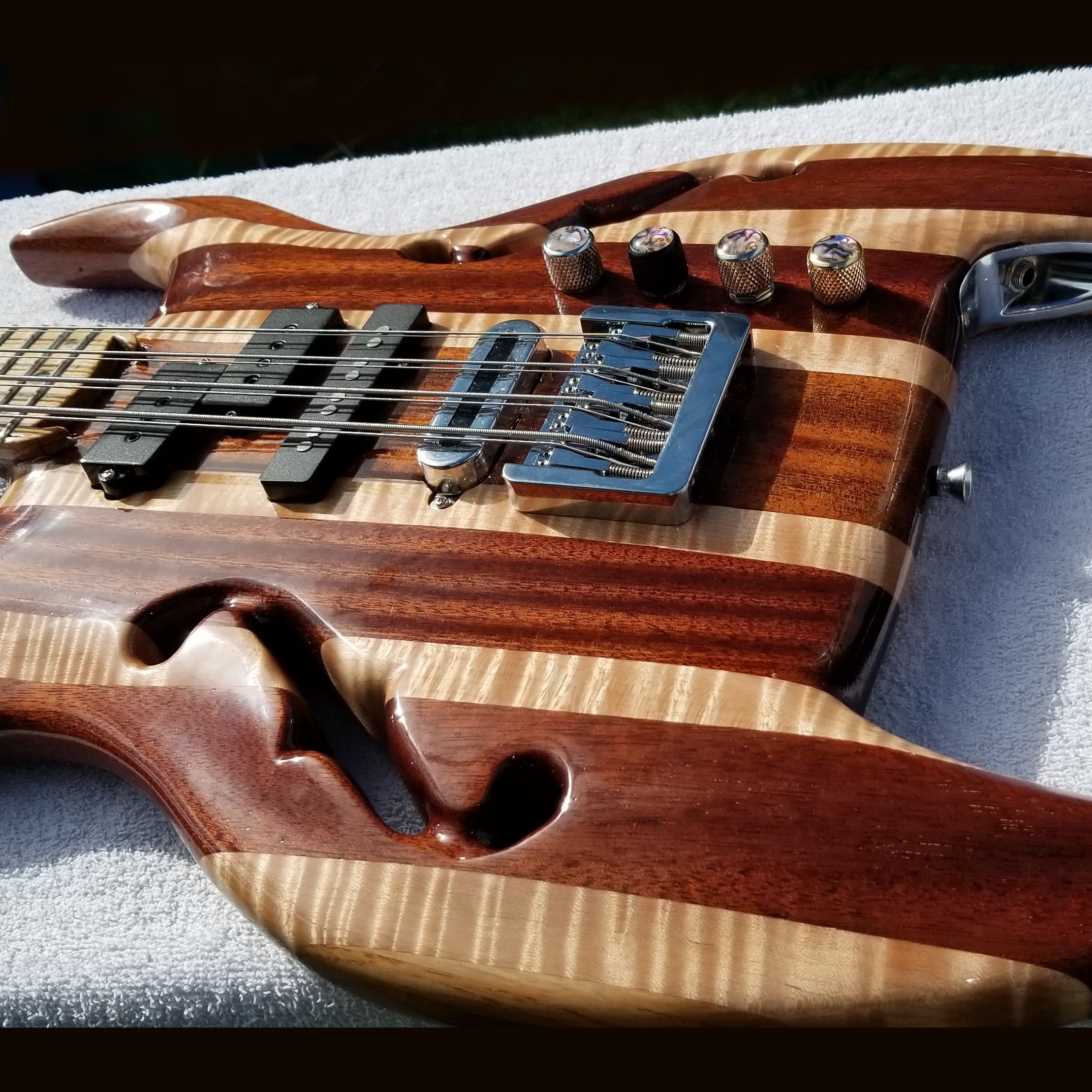 8-string bridge reveal: TODAY IS A HAPPY DAY!!! - OffsetGuitars.com